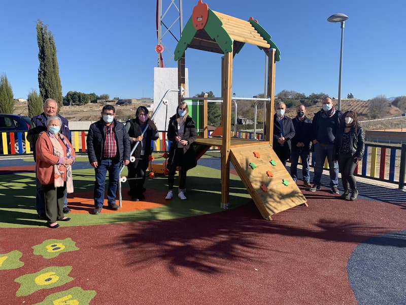 Nuevo parque infantil en calle León Felipe de Mengíbar - Ayuntamiento ...